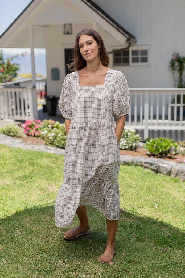 Neuflora | A calm & cohesive wardrobe